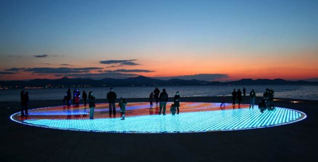 Greeting to the Sun | Interactive Light Installation – Feel Desain ...
