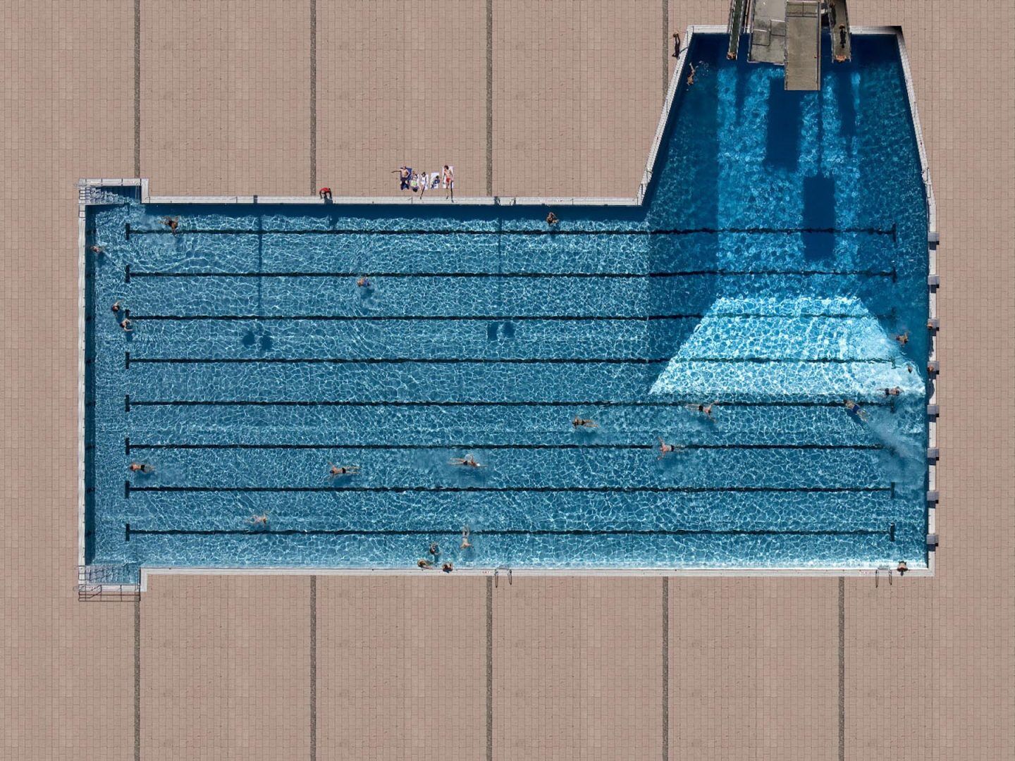 Aerial Pools Look Intriguing And Inspiring – Feel Desain | your daily ...